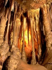The Most Popular and Dangerous Extreme Sports | Spelunking